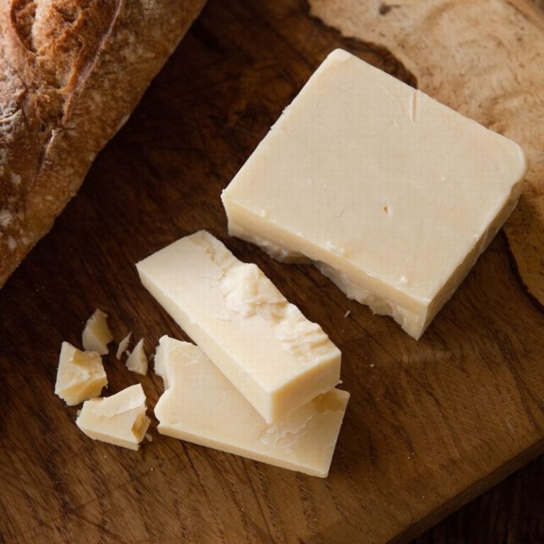 Davidstowe Cheddar - Classic 12 Month Mature - Bailey's Country Store